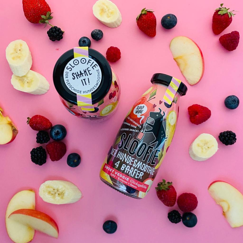 SLOOFIE - My dog is a Queen but I'am a Woman