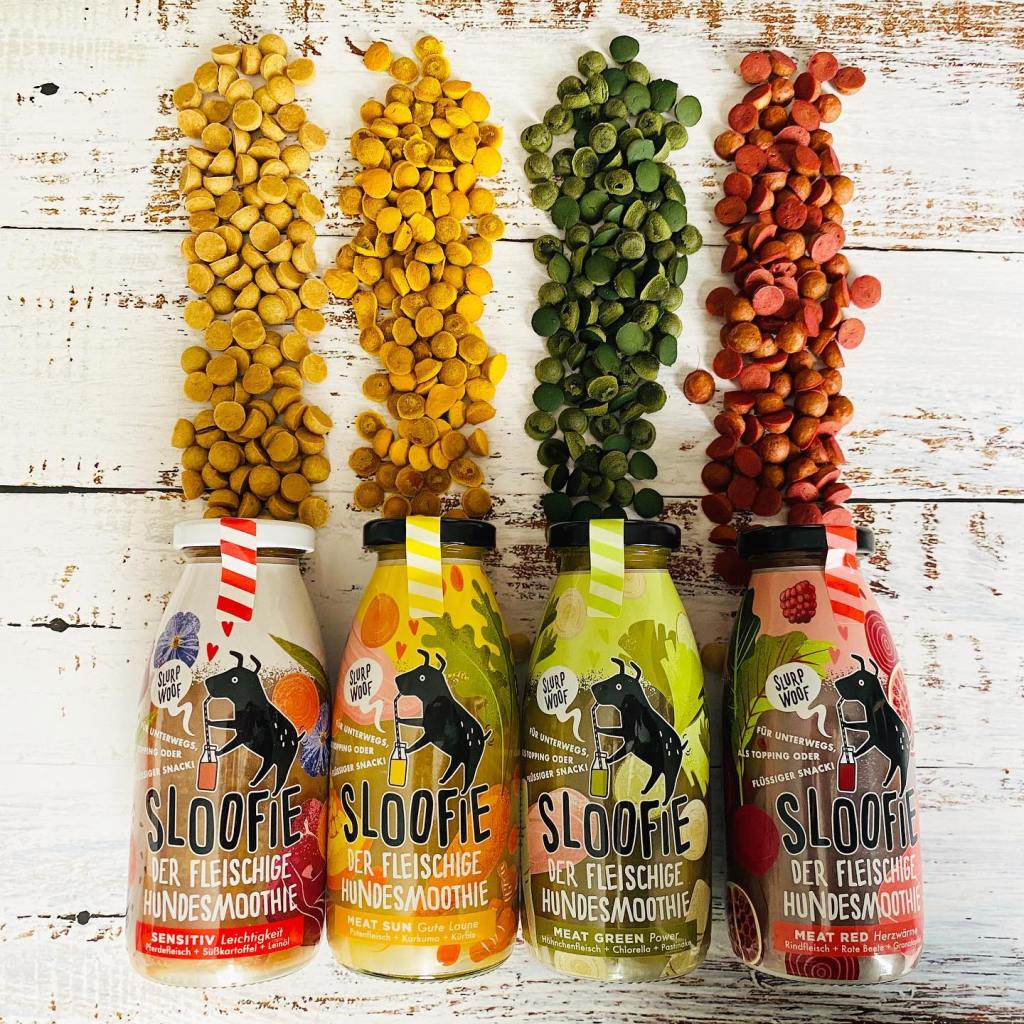 SLOOFIE - My dog is a Queen but I'am a Woman