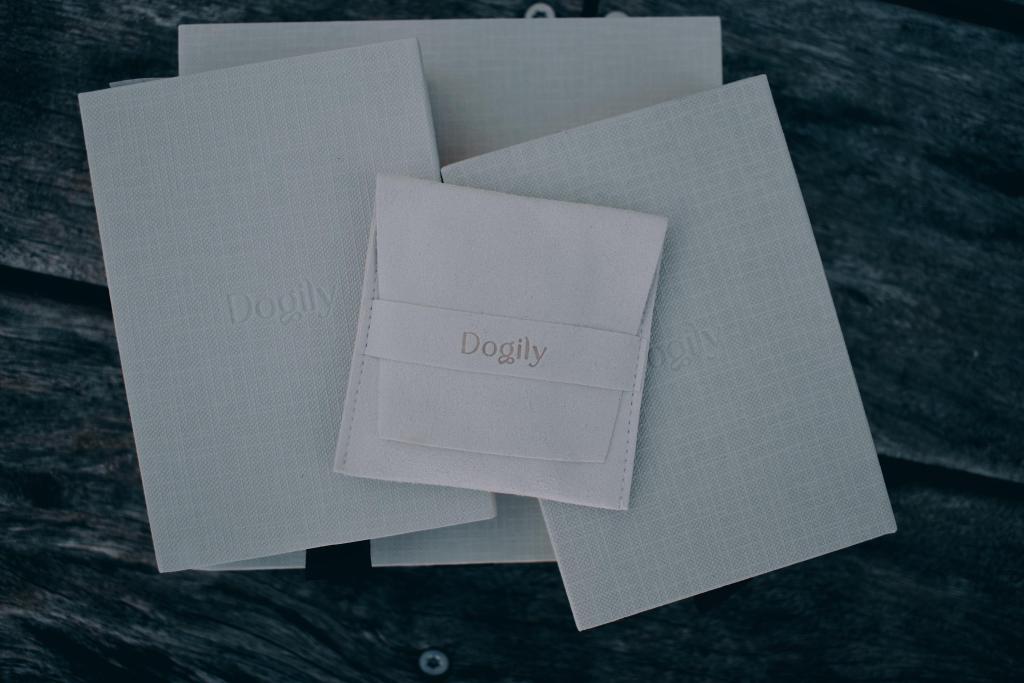 DOGILY - My dog is a Queen but I'am a Woman