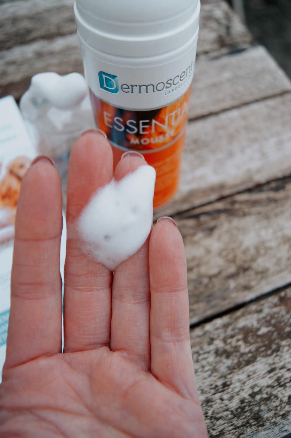 ESSENTIAL MOUSSE - My dog is a Queen but I'am a Woman